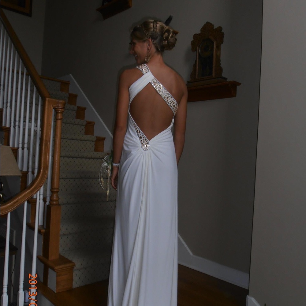 Adrianna Papell White Open Back Prom/Formal Dress - Gem